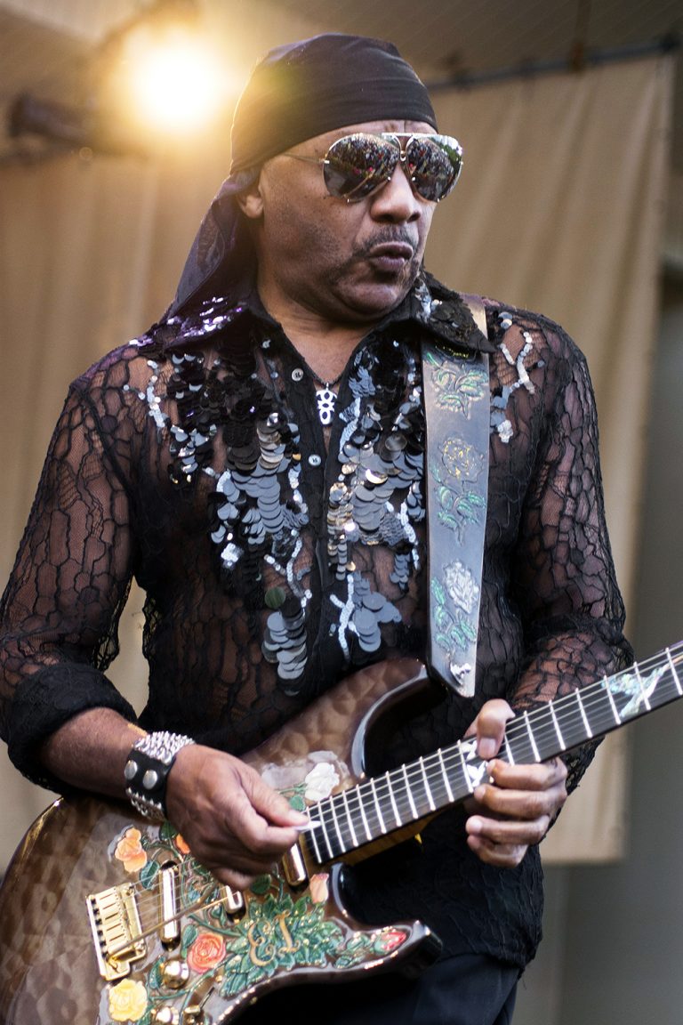 Ernie Isley | Vintage Guitar® magazine